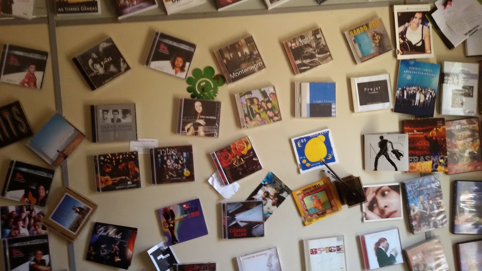 PAREDE DE CD - Canal Borboletas